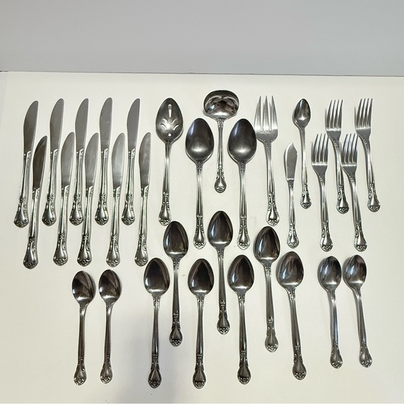 Wallace Silversmiths | Dining | Vintage 32pc Wallace Silver Plateau ...
